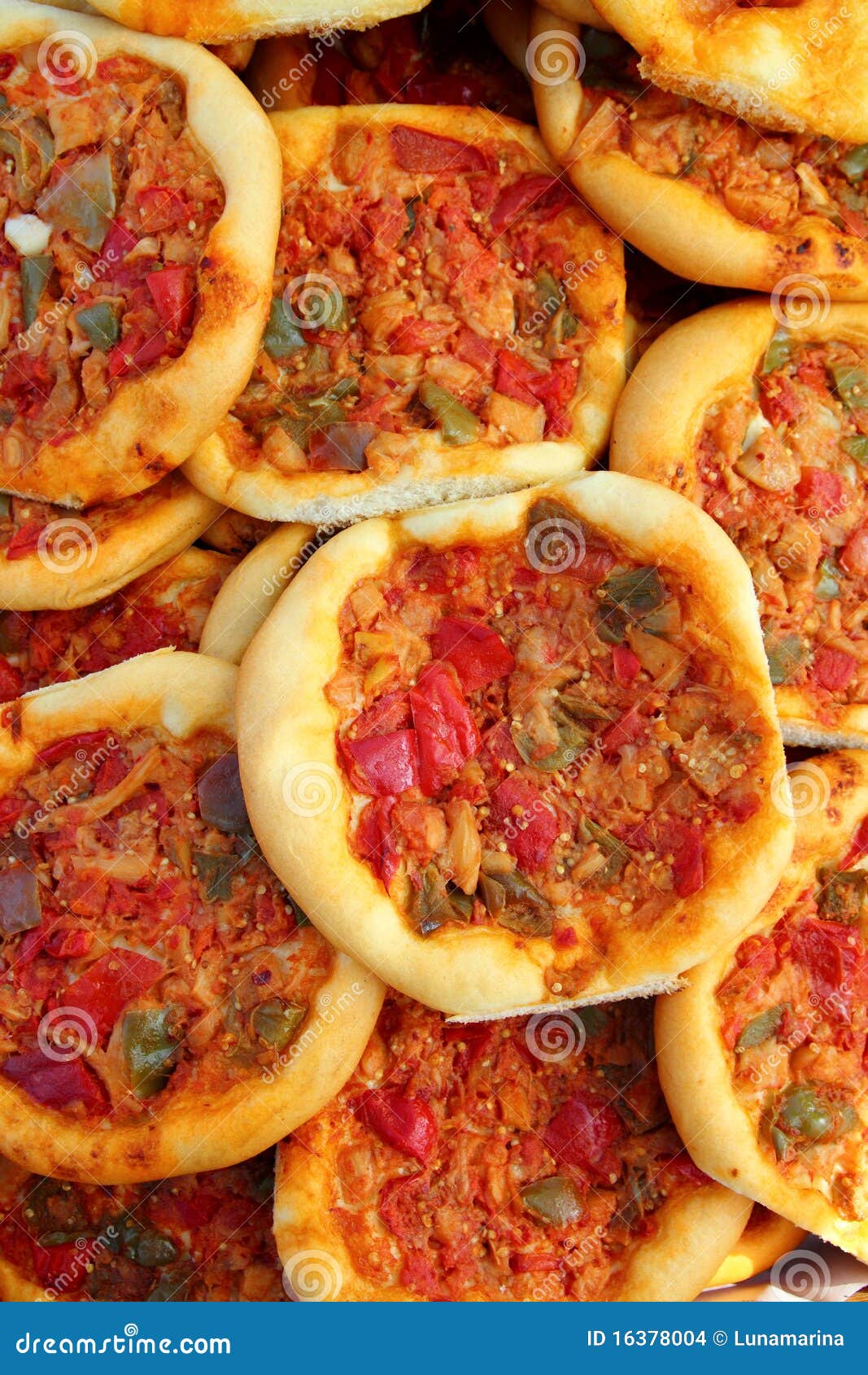 Pizza Mediterranea Della Coca De Dacsa Dalla Spagna Fotografia Stock ...