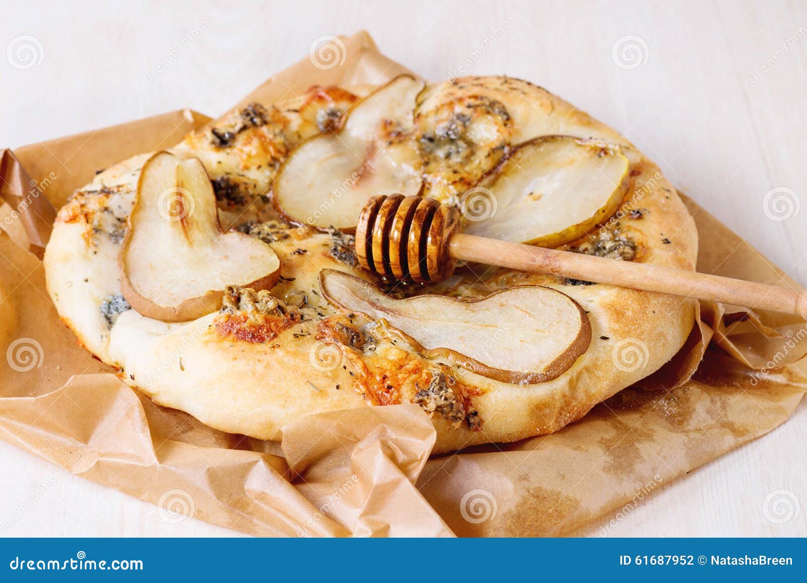 Pizza Met Peer En Gorgonzola Stock Foto - Image of snack, lunch: 61687952