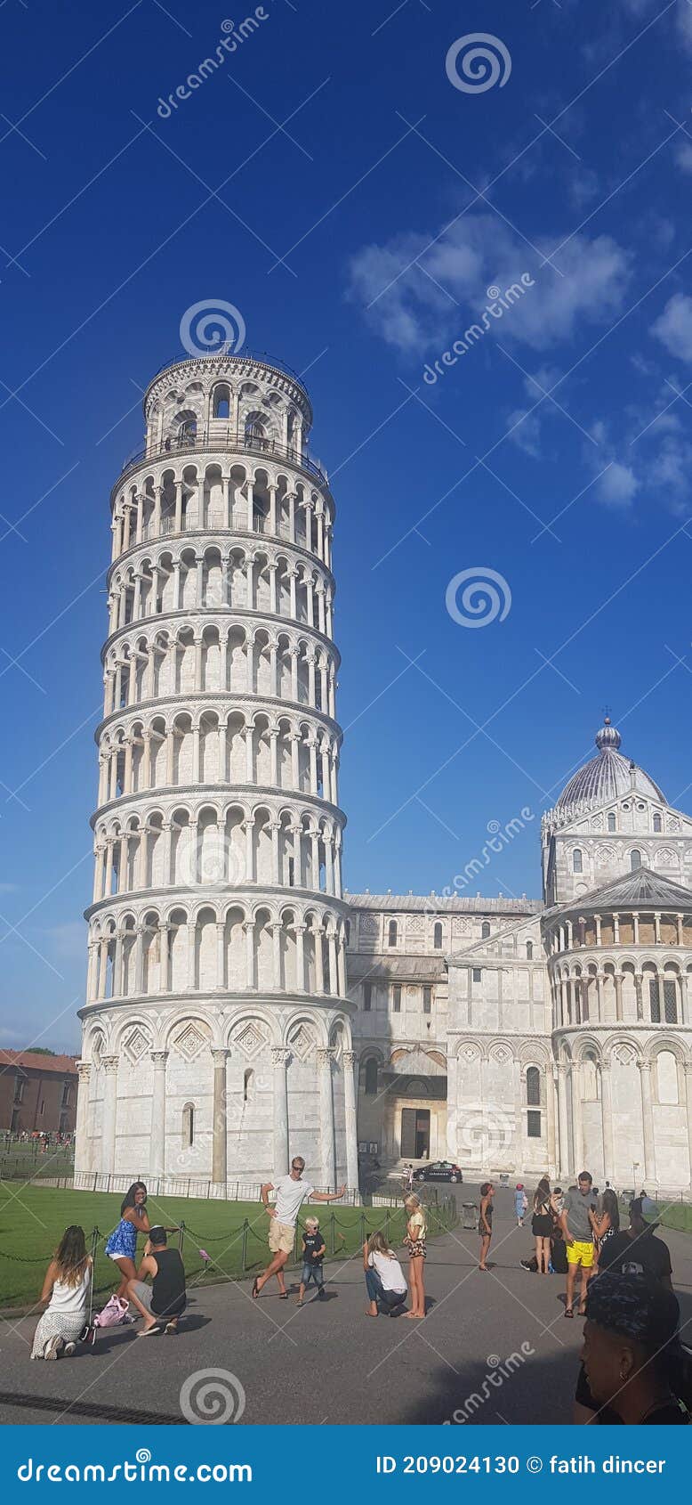 Pizza tower in italy editorial image. Image of iron - 209024130
