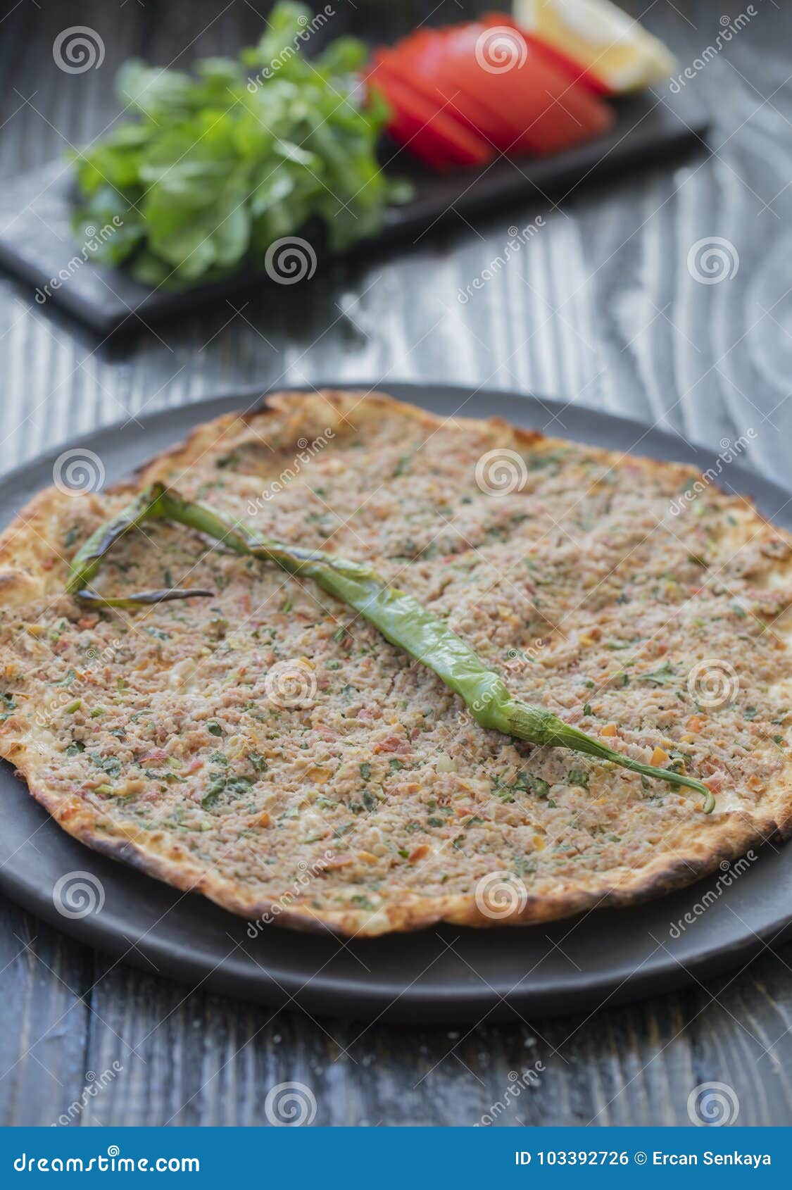 Pizza Turca Tradicional De Lahmacun Foto de archivo - Imagen de ...