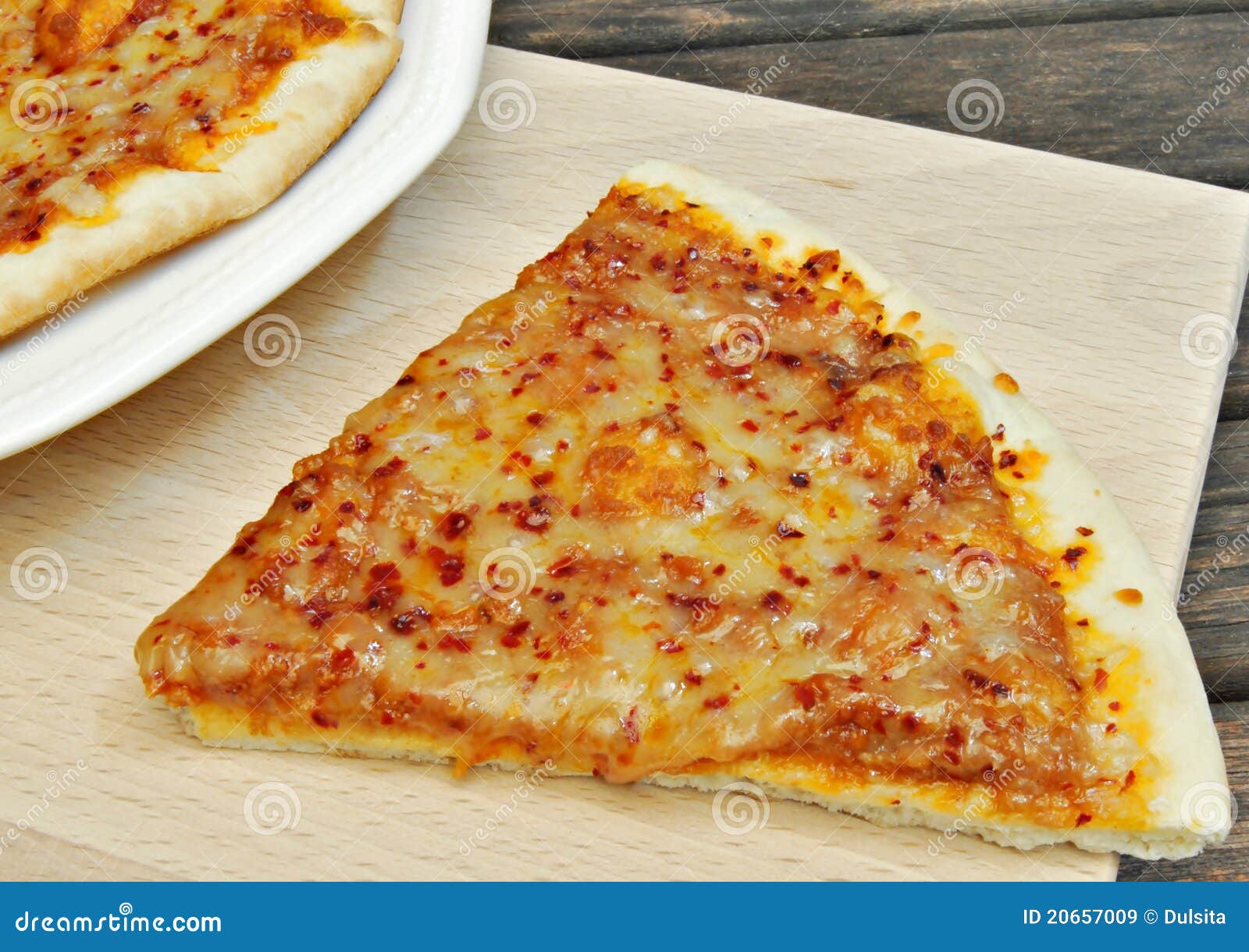 Pizzaschnitt stockbild. Bild von rustikal, käse, kuchen - 20657009