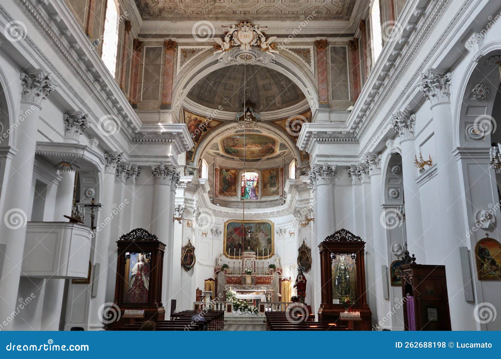 Pizzo Calabro - Interno Della Chiesa Di San Giorgio Editorial Stock ...