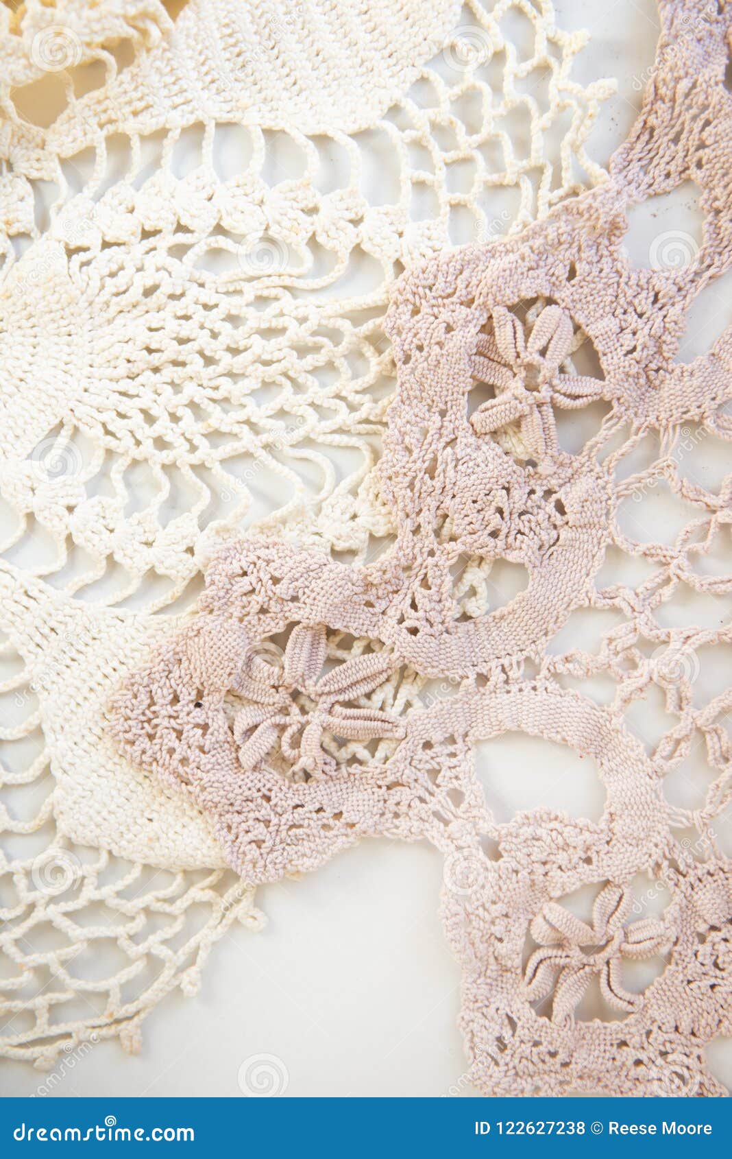 Pizzo D'annata Rosa E Bianco Fotografia Stock - Immagine di bianco ...