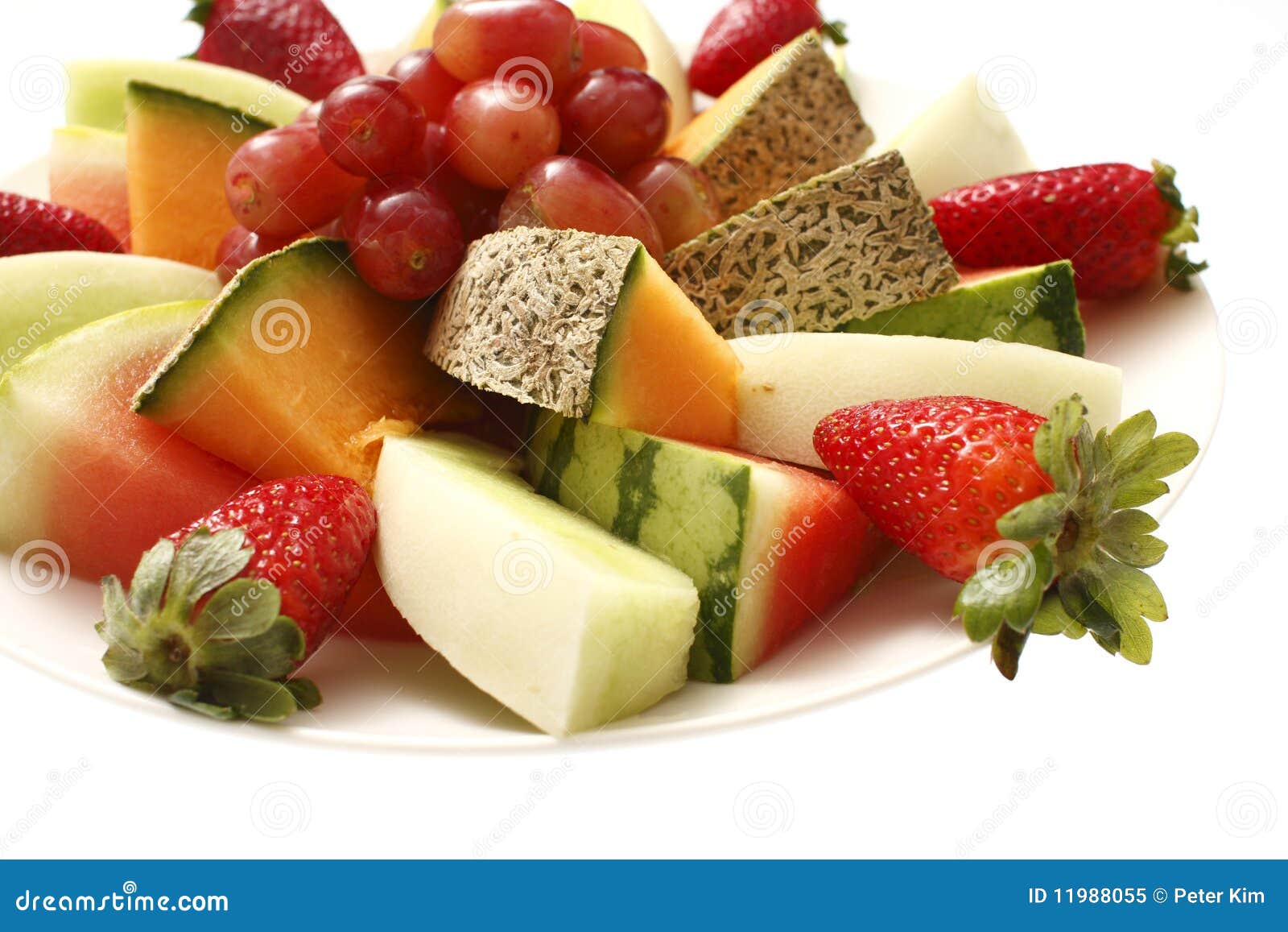 Plaat van fruit stock afbeelding. Image of voedsel, druif - 11988055