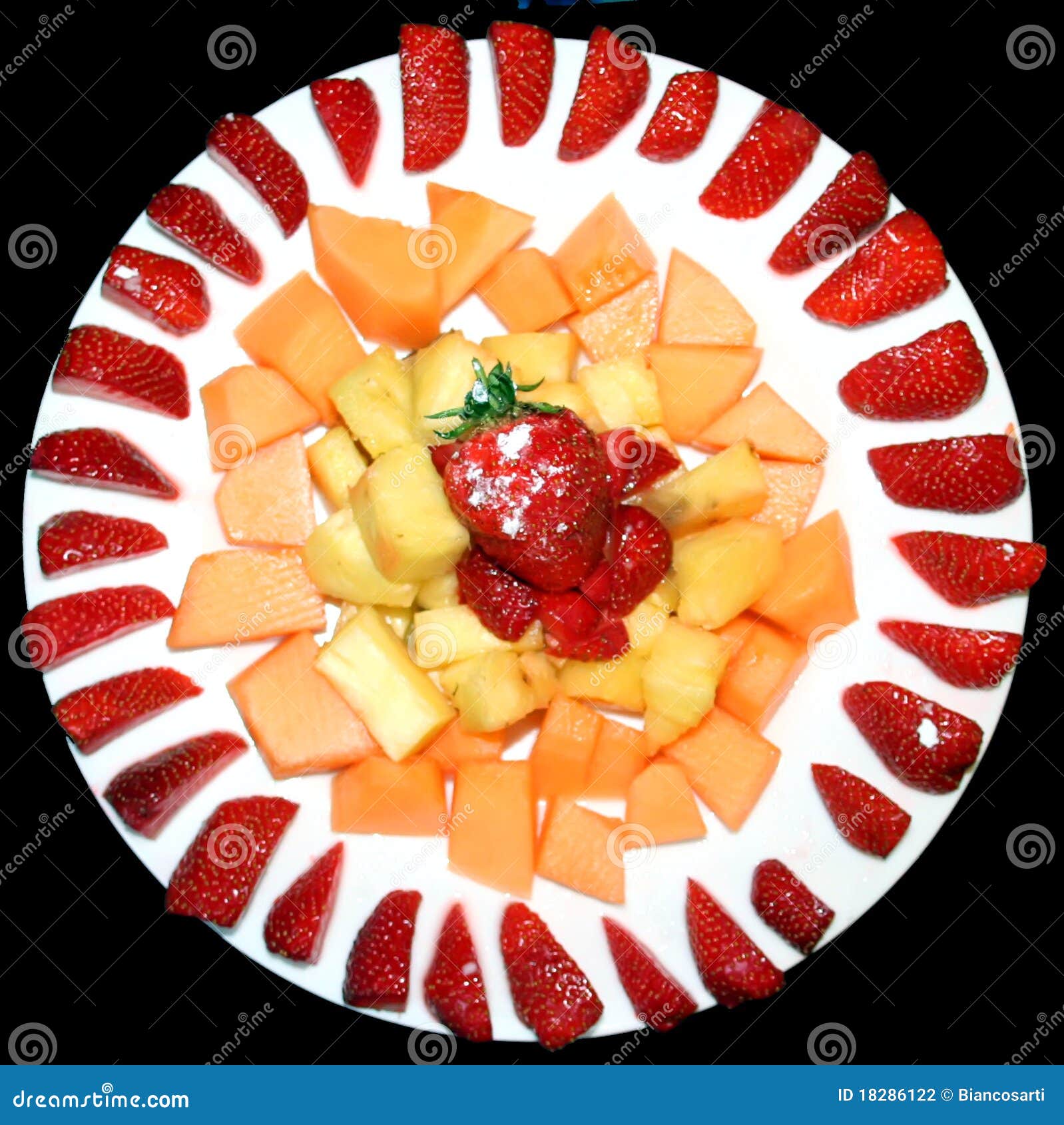 Placa da fruta cortada foto de stock. Imagem de fresco - 18286122