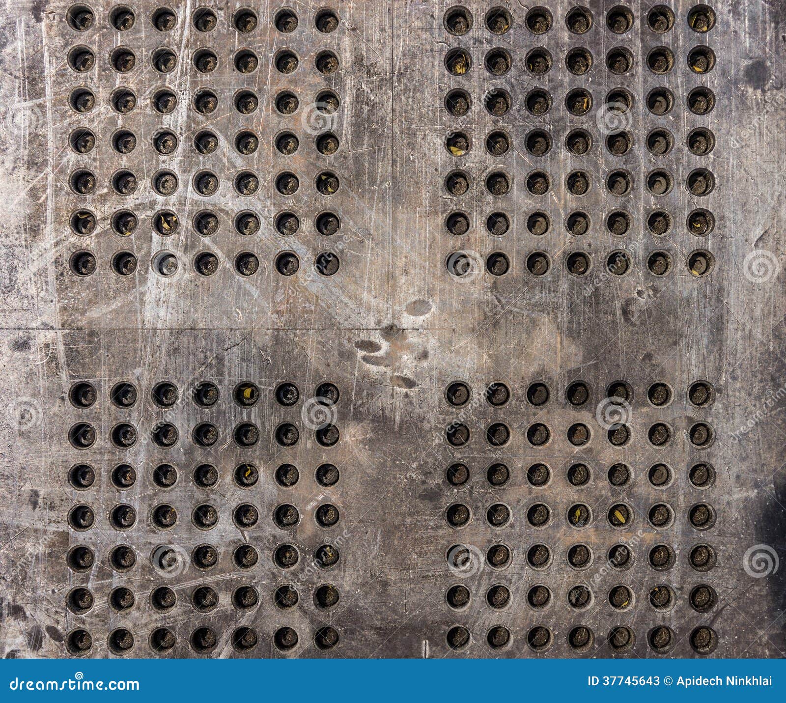 Placa Del Hierro Con Los Pernos Imagen de archivo - Imagen de ...