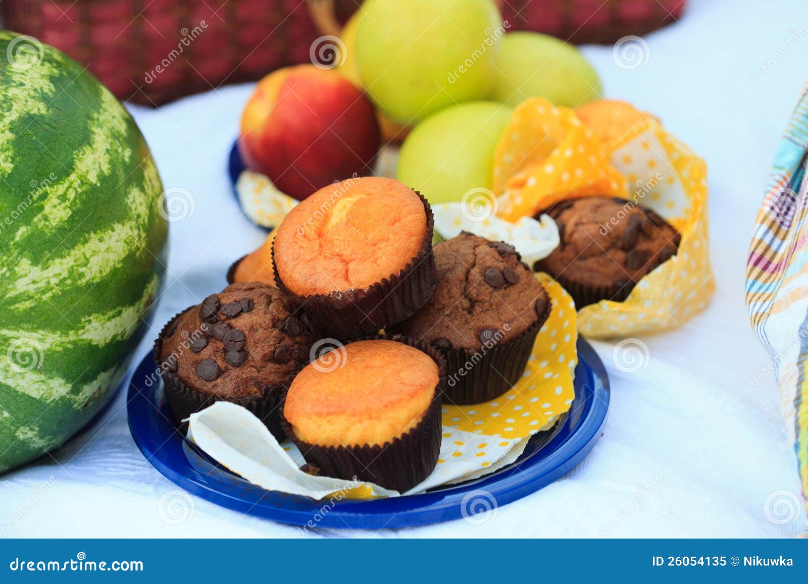Placa Do Piquenique - Frutas, Queques Imagem de Stock - Imagem de ...