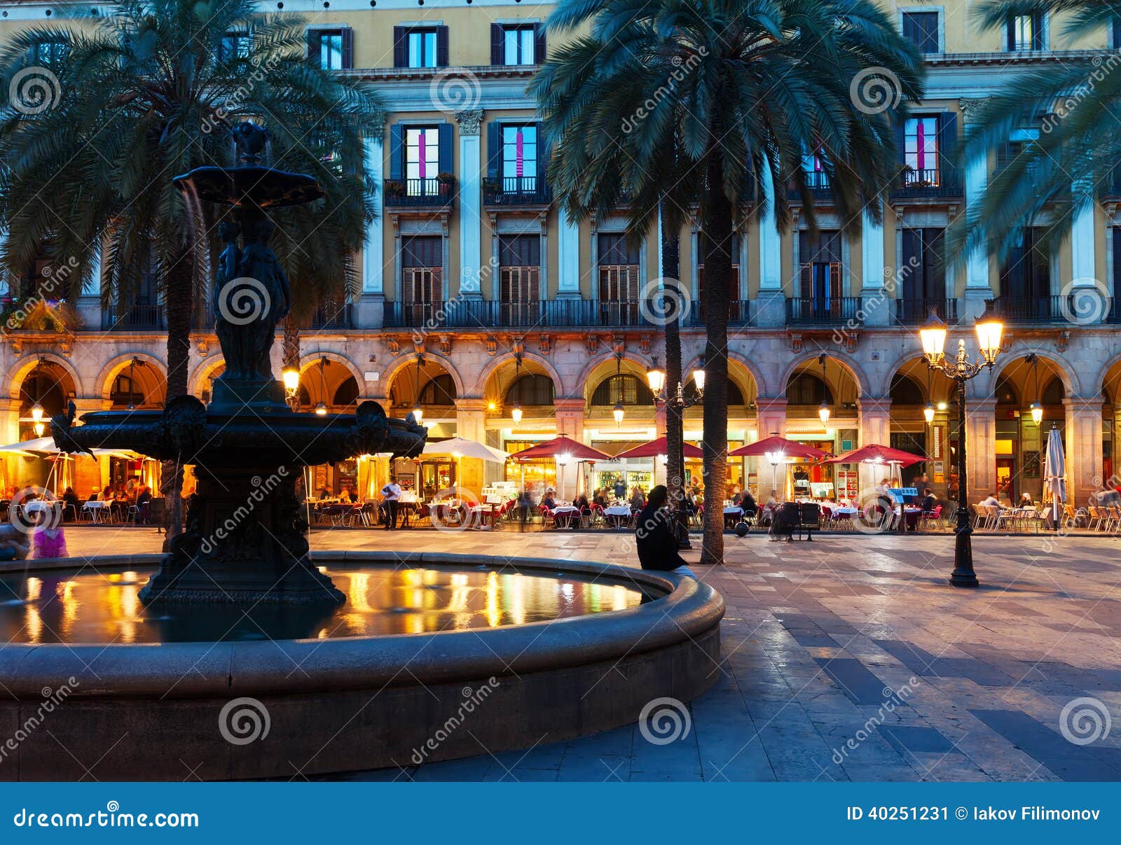 Placa Reial in Night. Barcelona Stock Image - Image of gotic, plaza ...