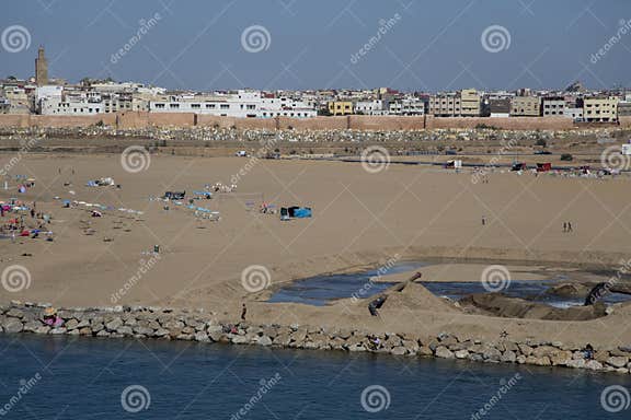 Plage à Rabat, Maroc photo éditorial. Image du côte, arabe - 53443816