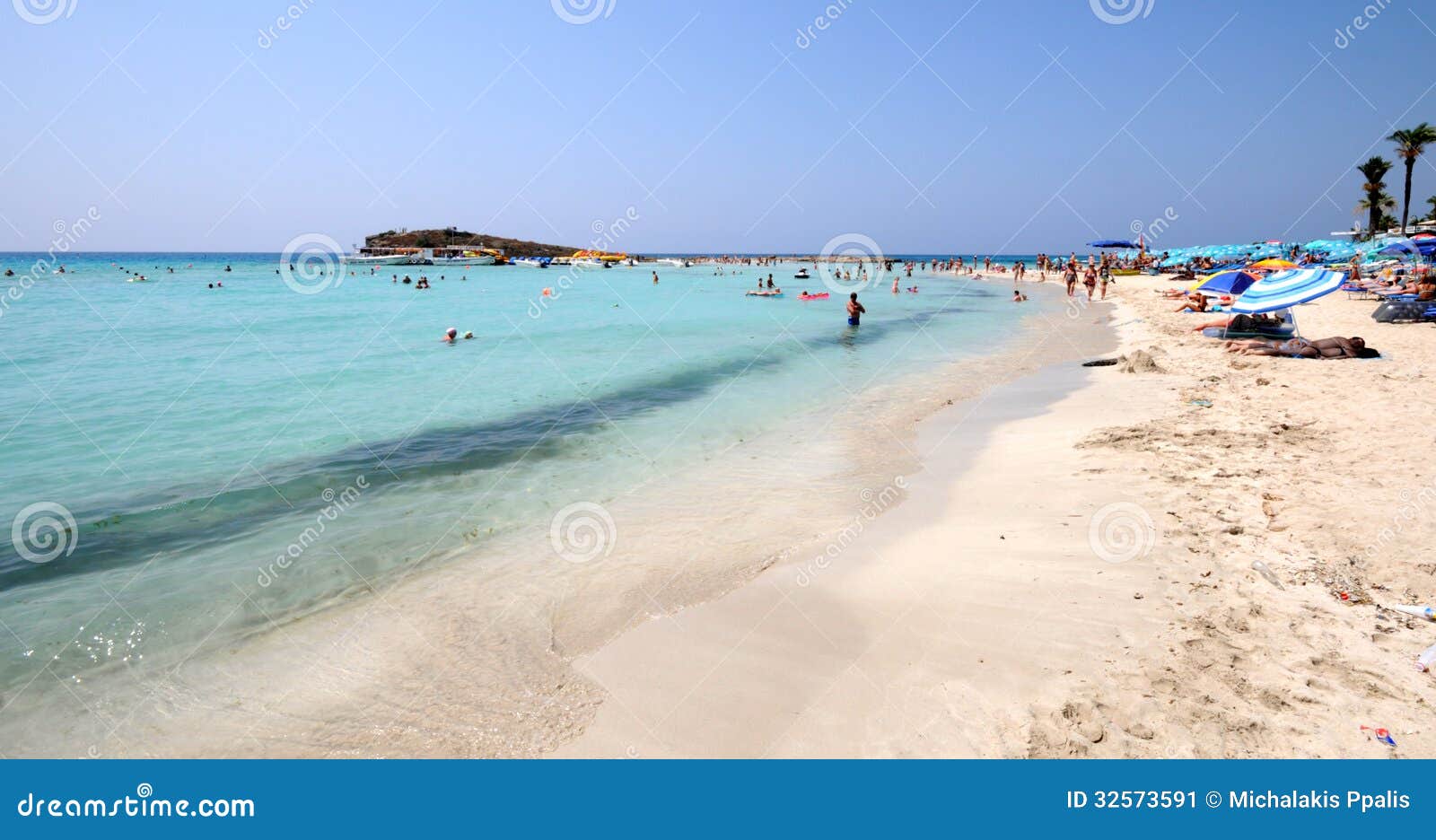 Plage d'Ayia Napa, Chypre photo éditorial. Image du saison - 32573591