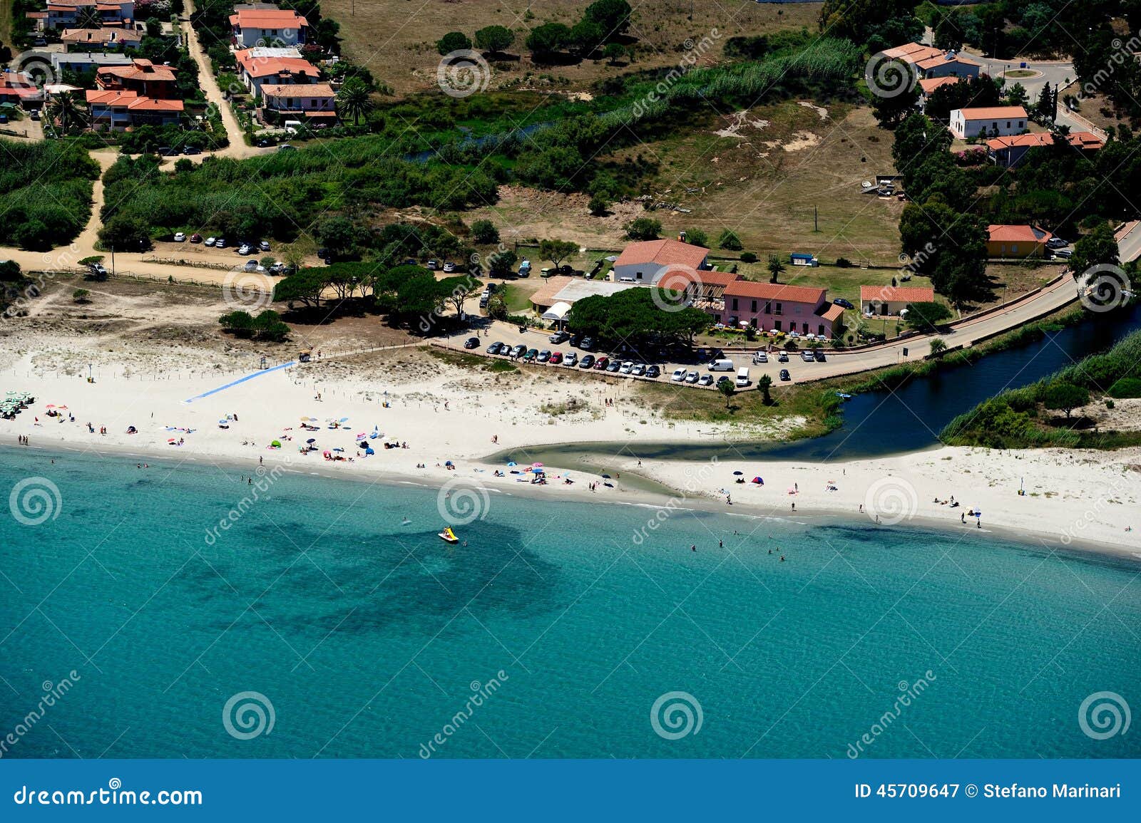 Plage de Budoni image stock. Image du ressource, lagune - 45709647