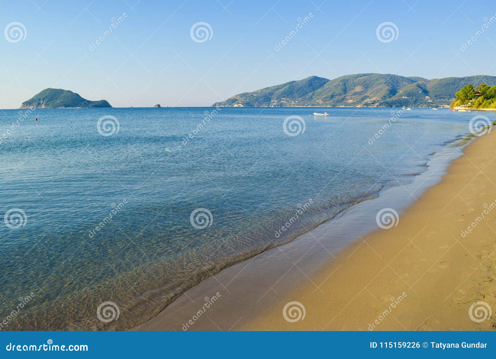 Plage de Koukla, Zakynthos photo stock. Image du matin - 115159226