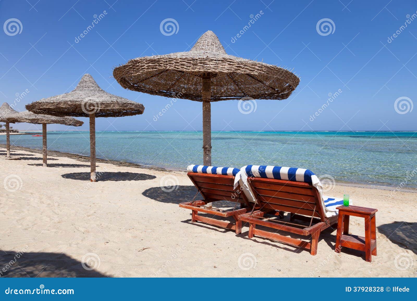 Plage De Marsa Alam En Egypte Photo stock - Image du vacances, sable ...