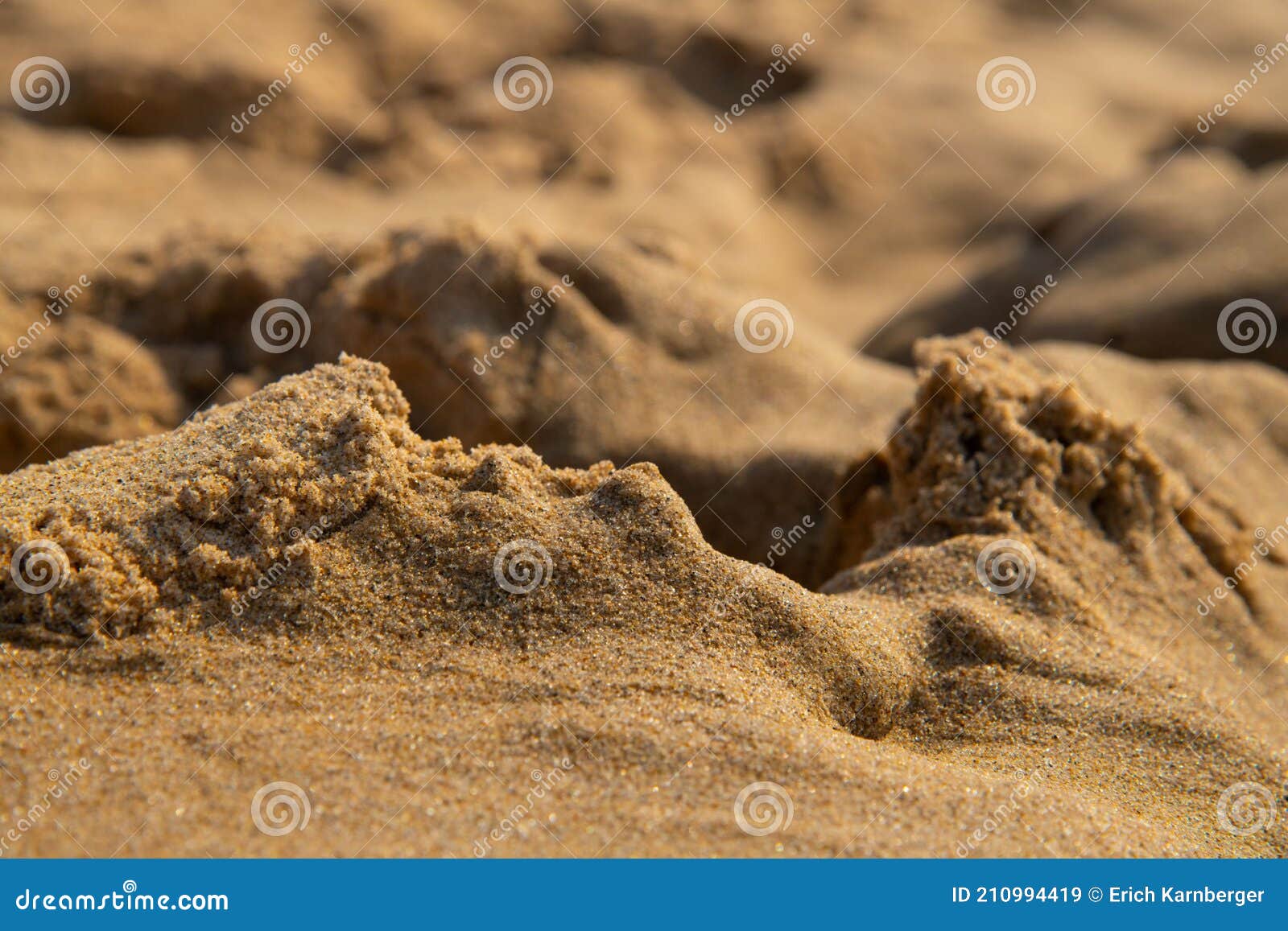 Plage de sable fin image stock. Image du côte, côtier - 210994419