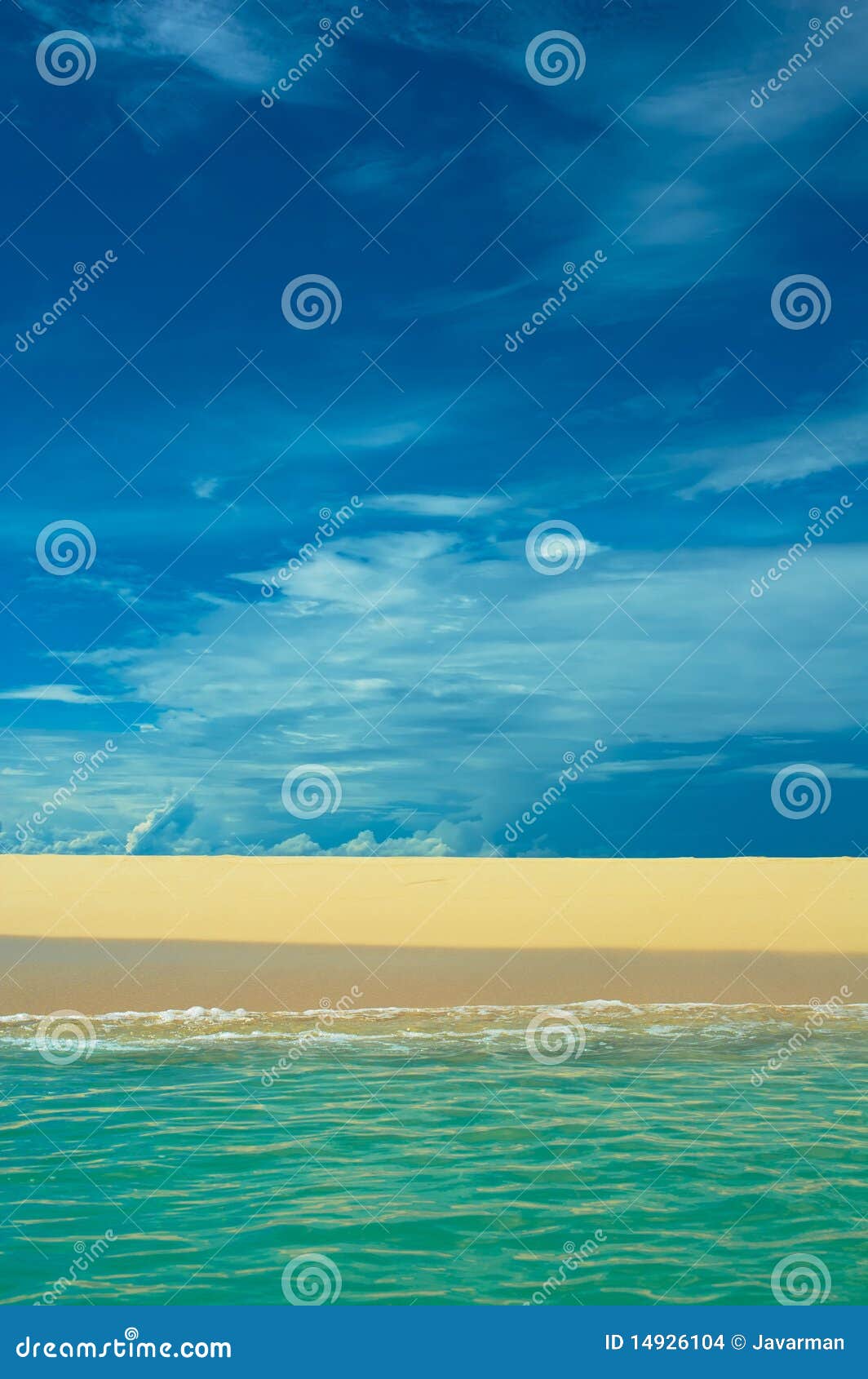 Plage, Mer Et Ciel Bleu Profond Photo stock - Image du rivage, vacances ...