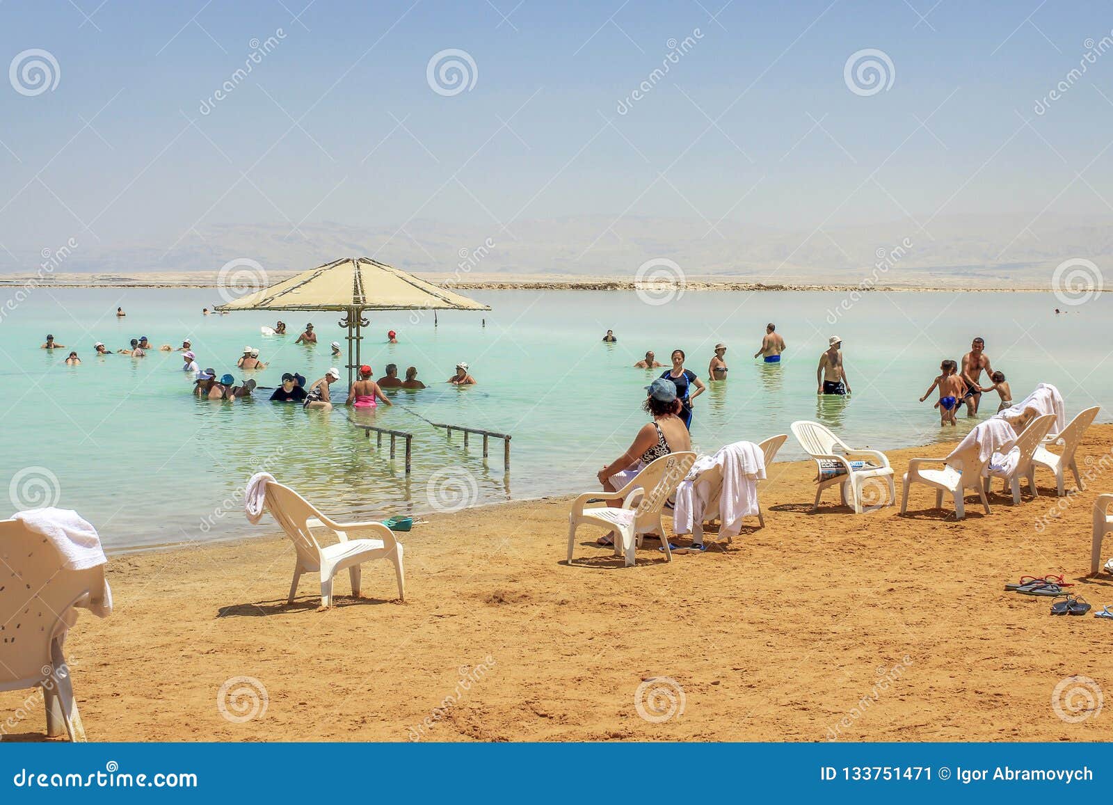 Plage Publique De Mer Morte Photo éditorial - Image du tourisme, course ...