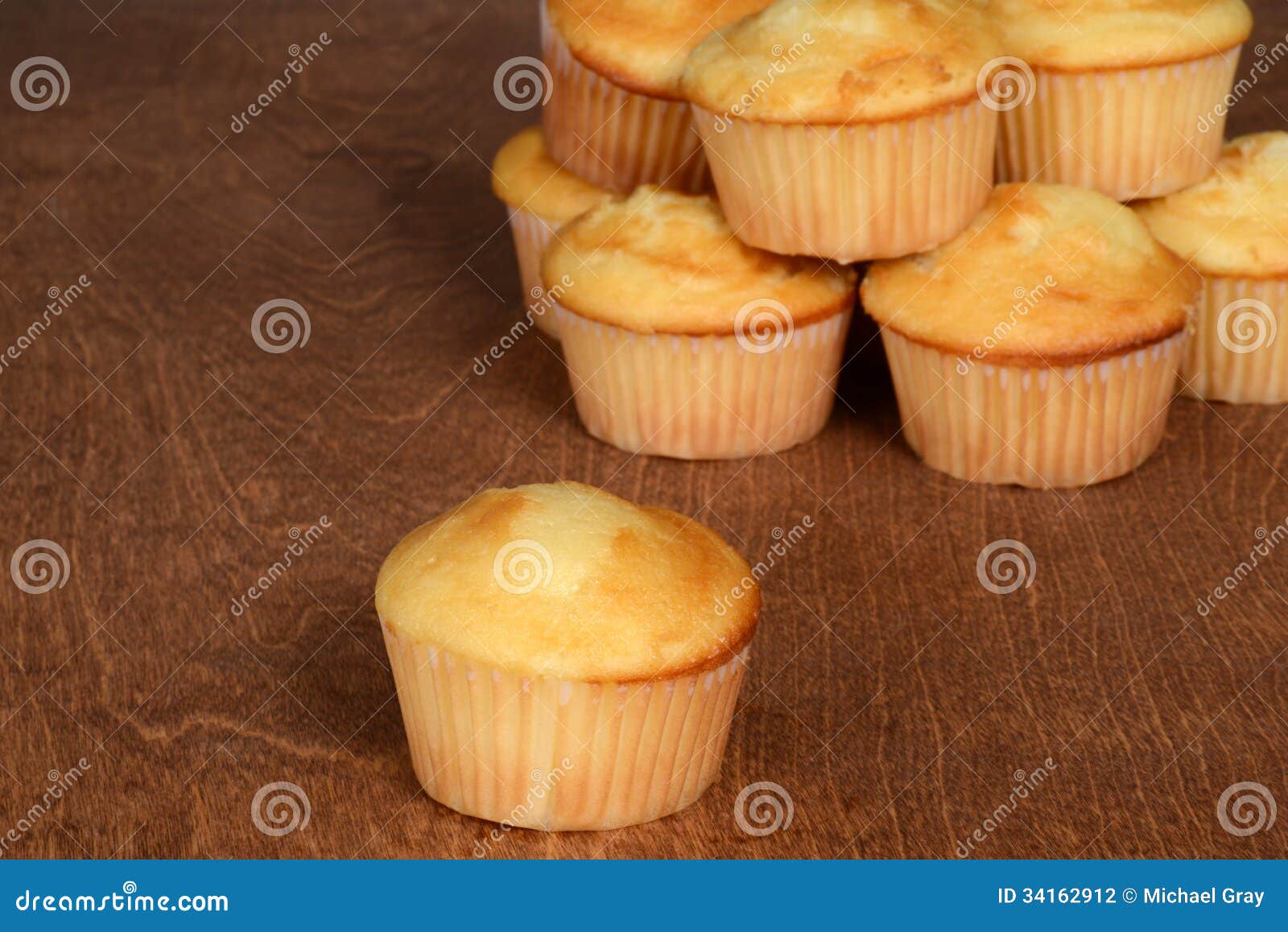 Plain cupcakes stock photo. Image of treat, sweet, cooling - 34162912