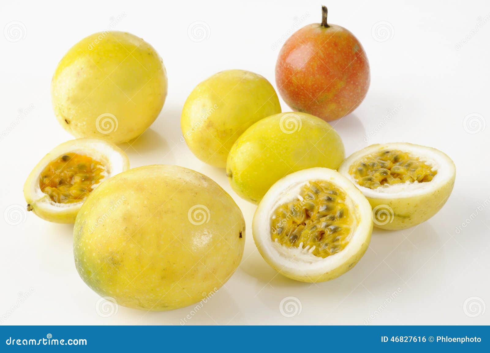 Plak gele passievrucht stock foto. Image of voedsel, sappig - 46827616