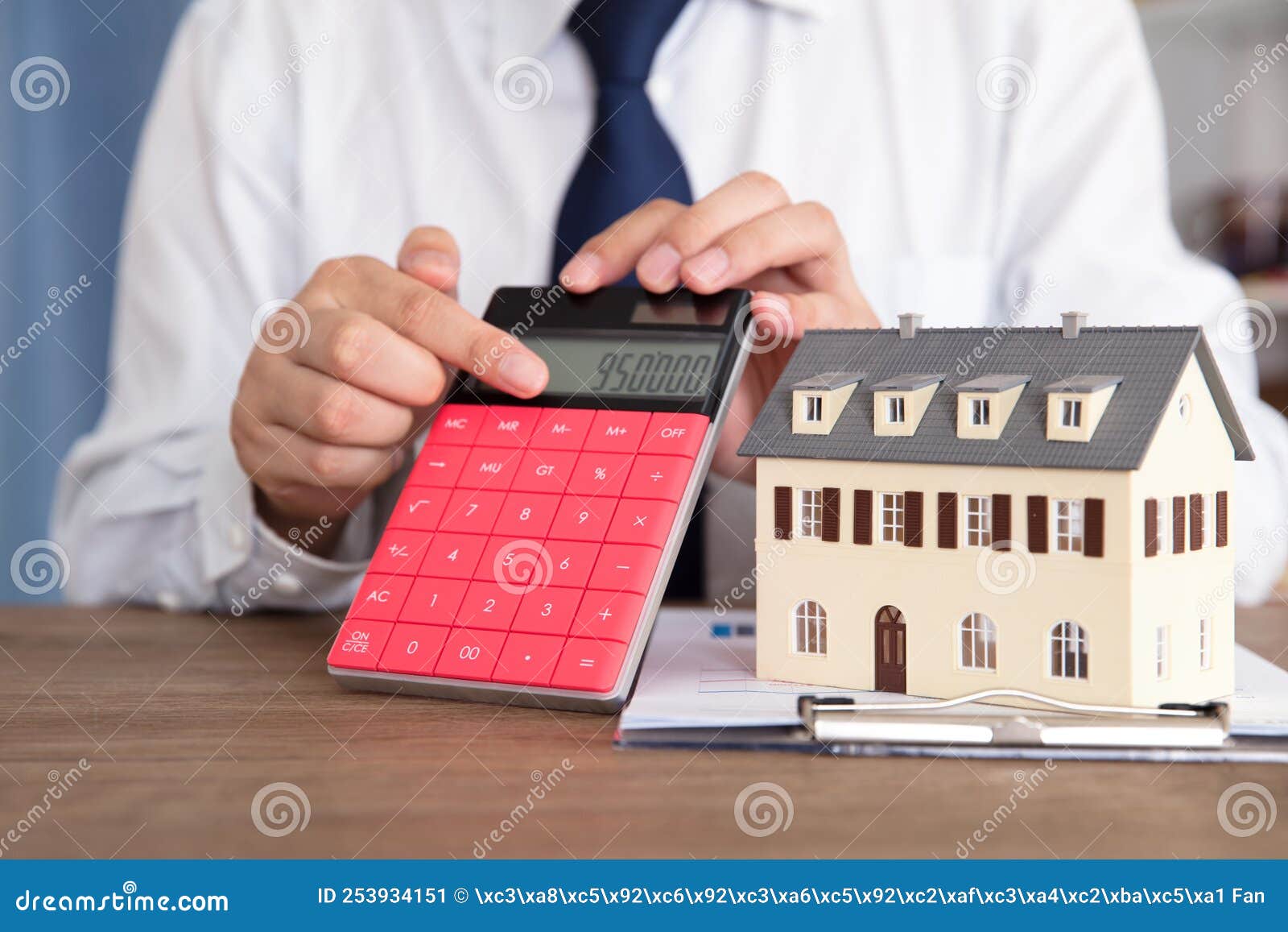 Plan De Compra En Casa Calcula El Dinero Total Imagen de archivo ...