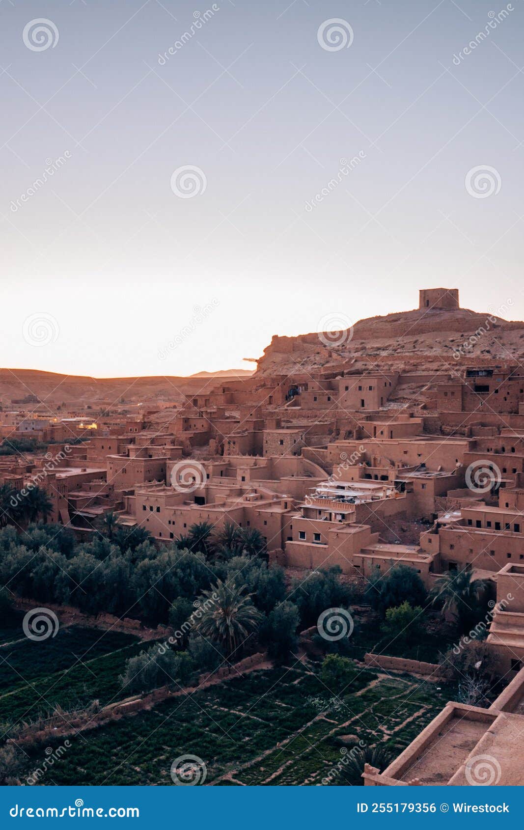 Plan Vertical De L'hait Ben Haddou Au Maroc Photo stock - Image du tour ...