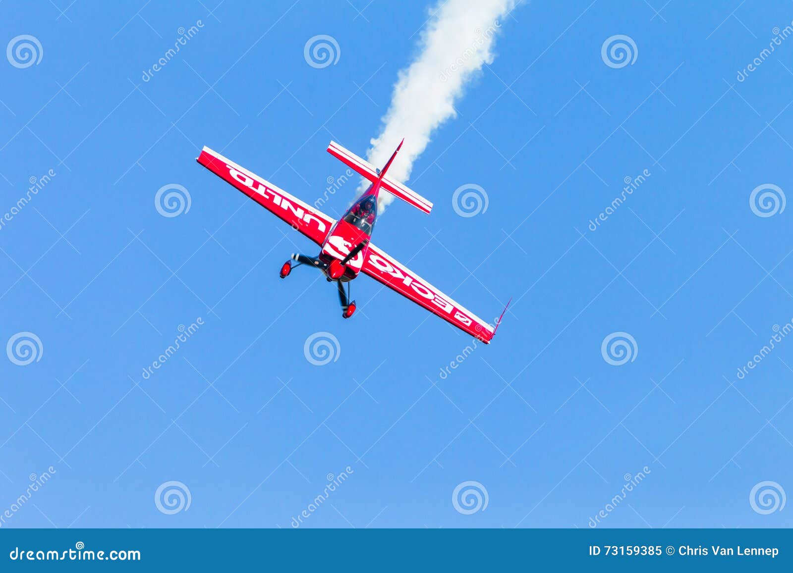 Plane Acrobatics Dive Flying Editorial Image - Image of dive, action ...