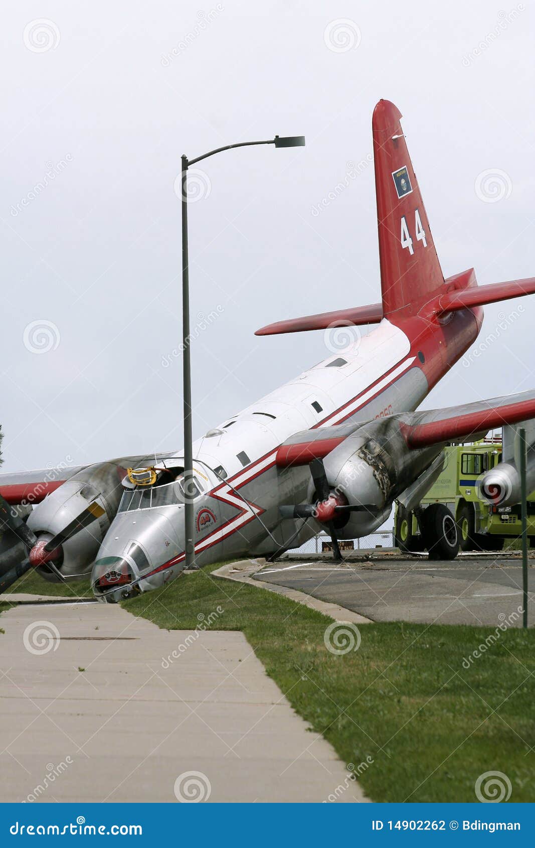 Plane Crash editorial photography. Image of disaster - 14902262