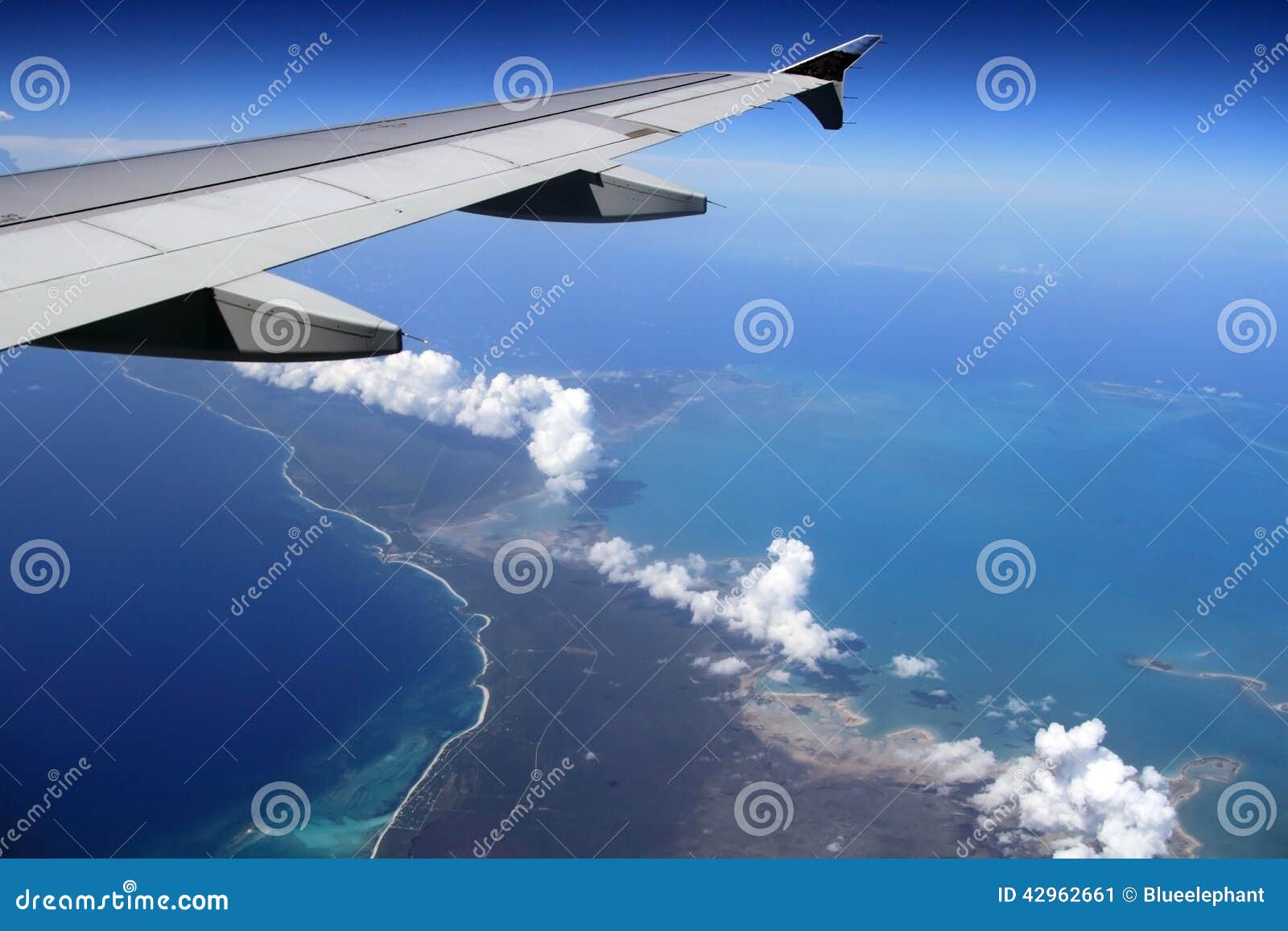 Plane fly stock image. Image of sunlight, plane, speed - 42962661