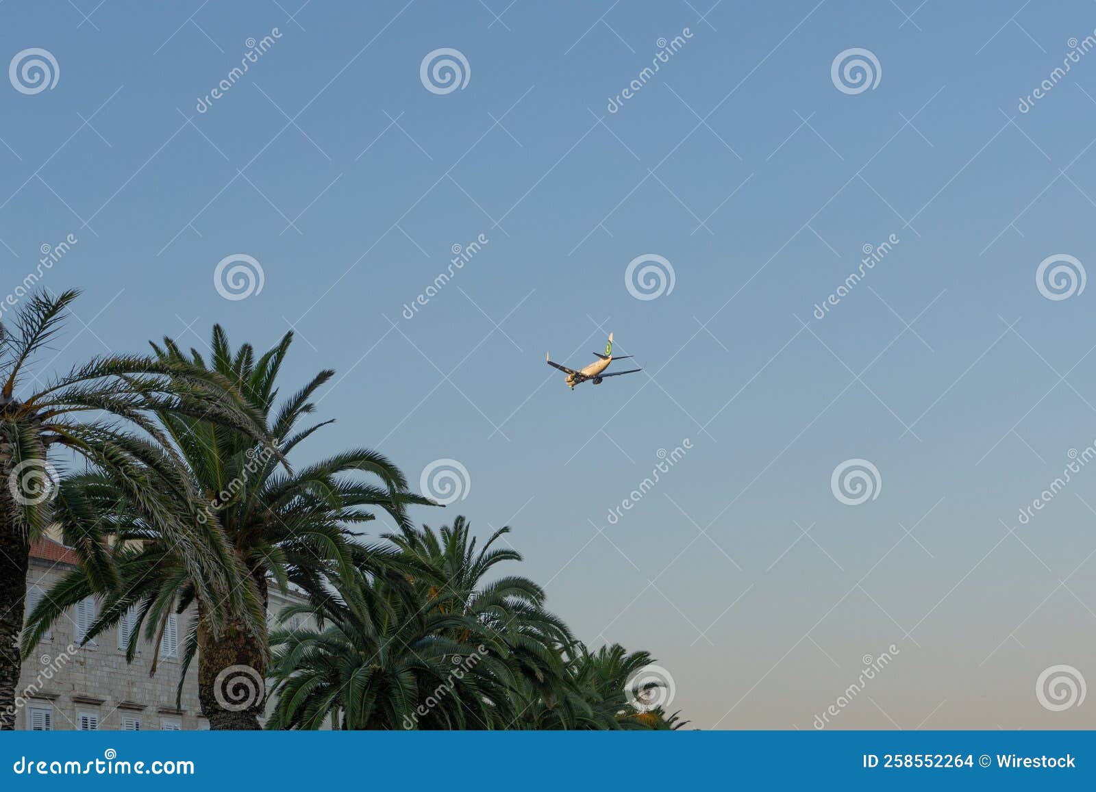 Plane Flying from Split is Landing in Dubrovnik Editorial Stock Image ...