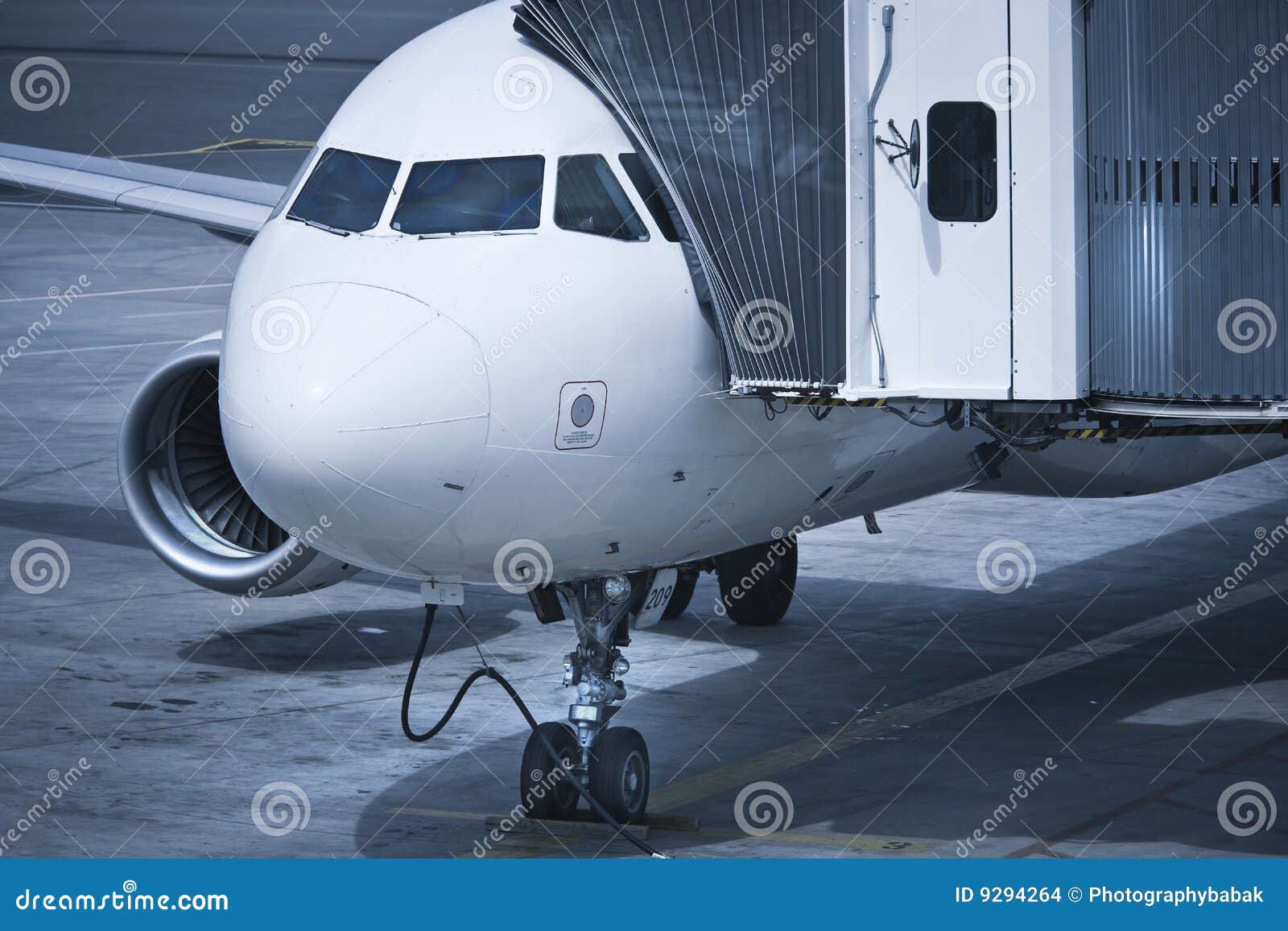 Plane at Gate stock photo. Image of jetway, runway, airport - 9294264