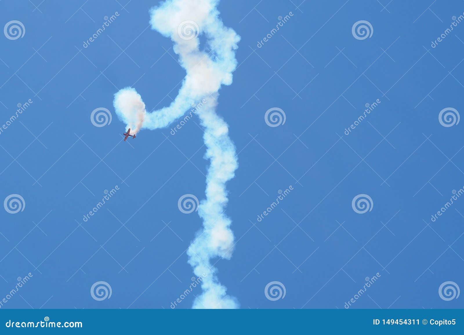 Plane Going Down Horizontally in Click Stock Image - Image of plane ...