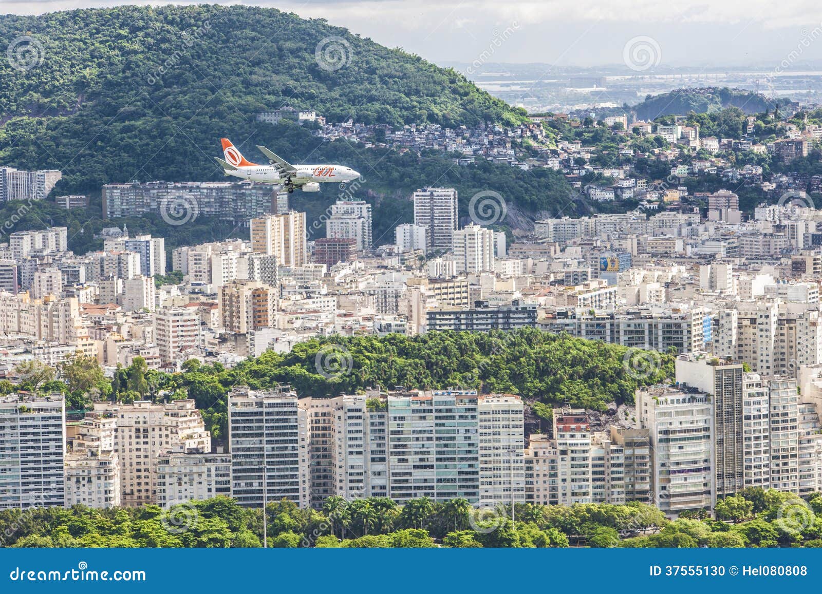 Plane landing in Rio editorial image. Image of houses - 37555130