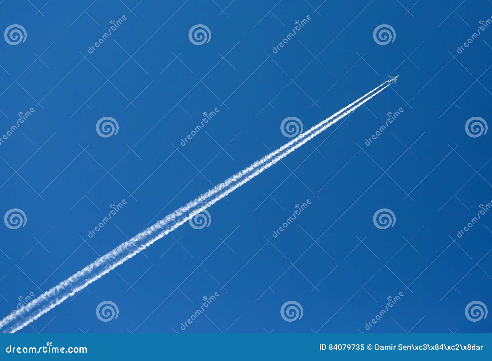Plane leaves trail stock image. Image of passenger, trail - 84079735