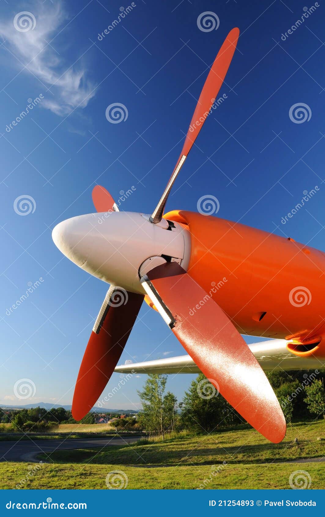 Plane Motor with Red Propeller Stock Image - Image of metal ...