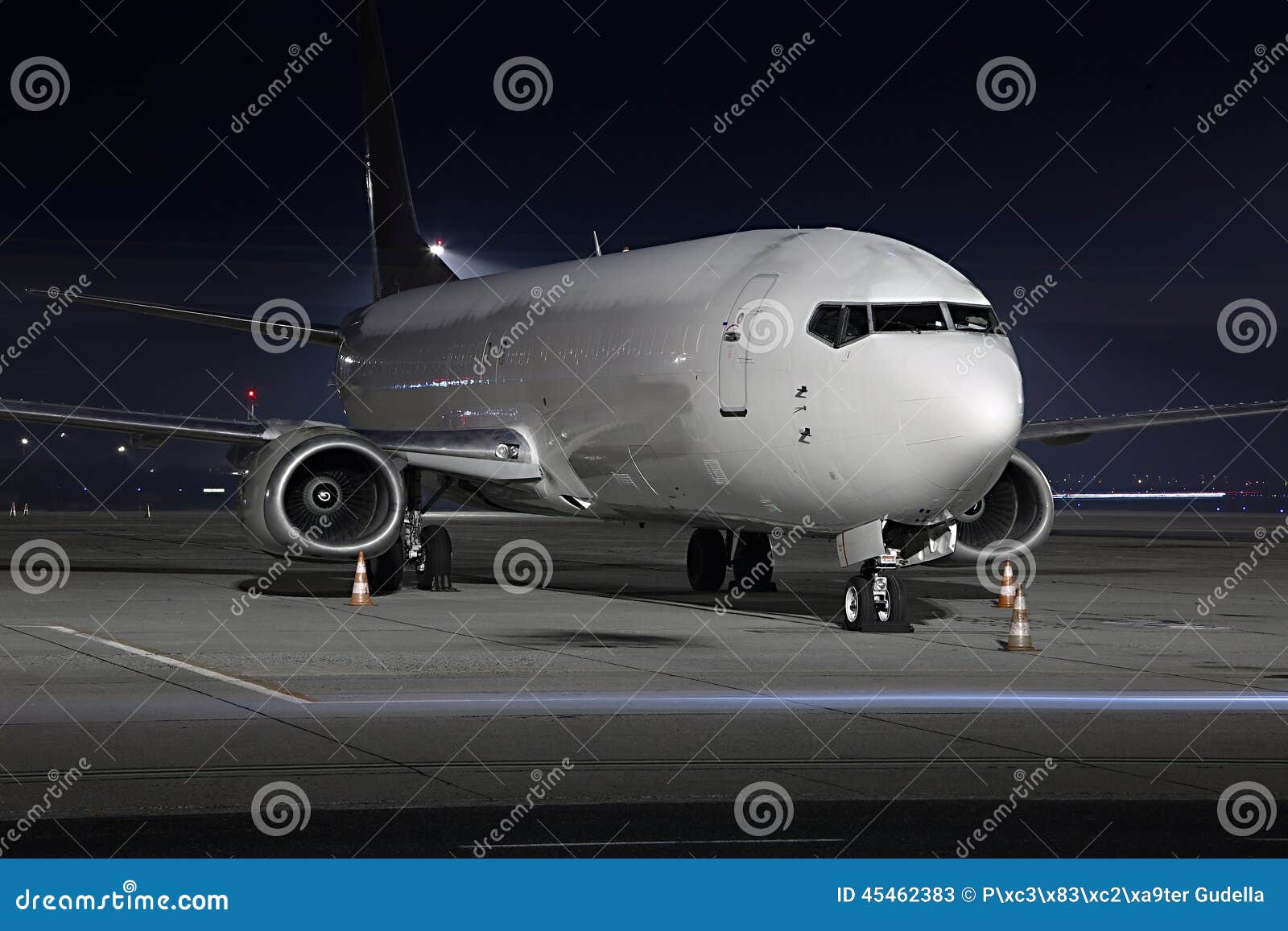 Plane at night stock image. Image of dark, aircraft, evening - 45462383