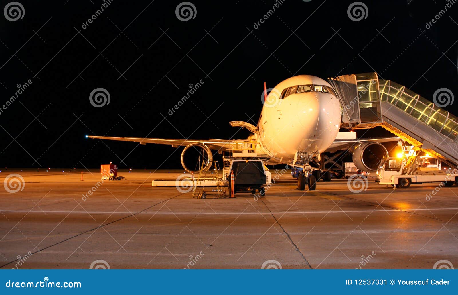 Plane night shot stock image. Image of airport, passenger - 12537331
