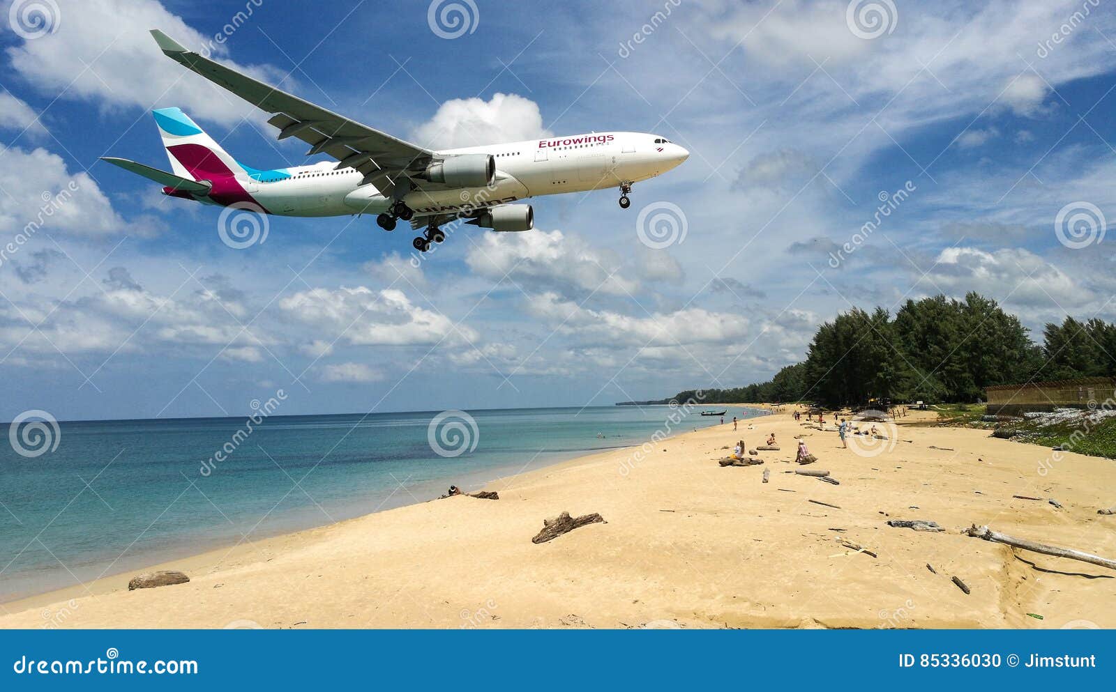 Plane Over the Beach Landing Time Editorial Image - Image of landing ...