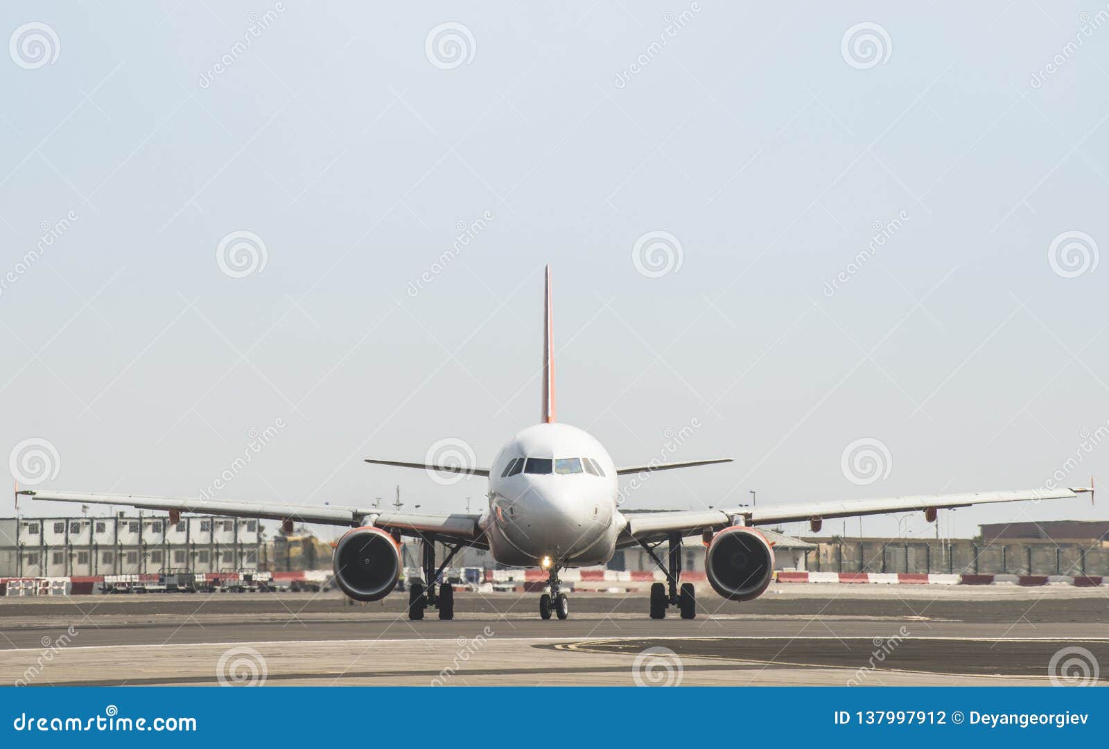 Plane Runway 2 Stock Images - Download 61,142 Royalty Free Photos