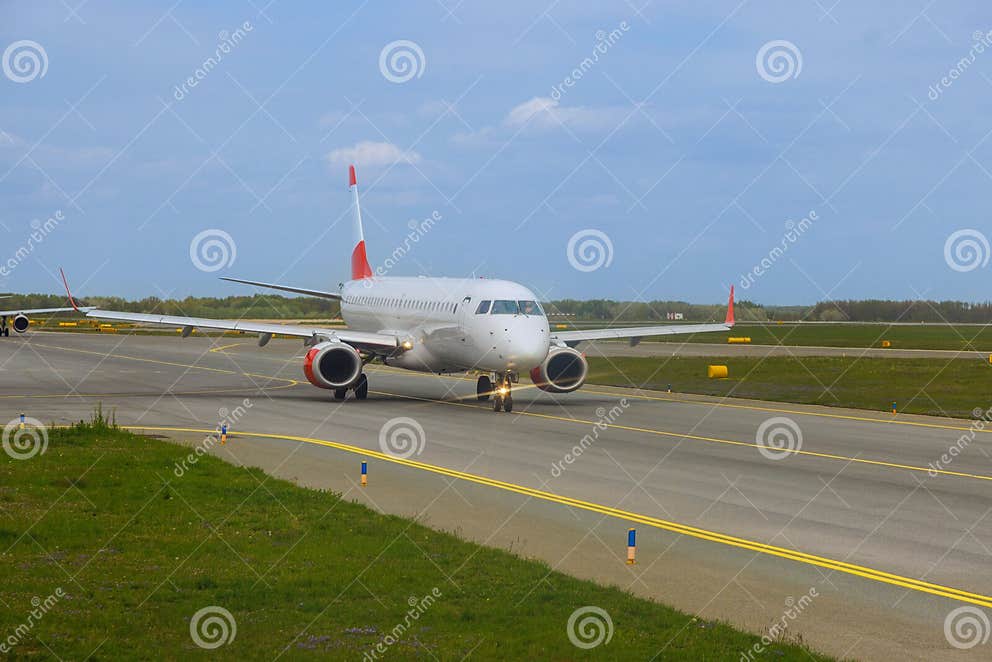 Plane on the Runway is Preparing for Take Off Departure Editorial ...
