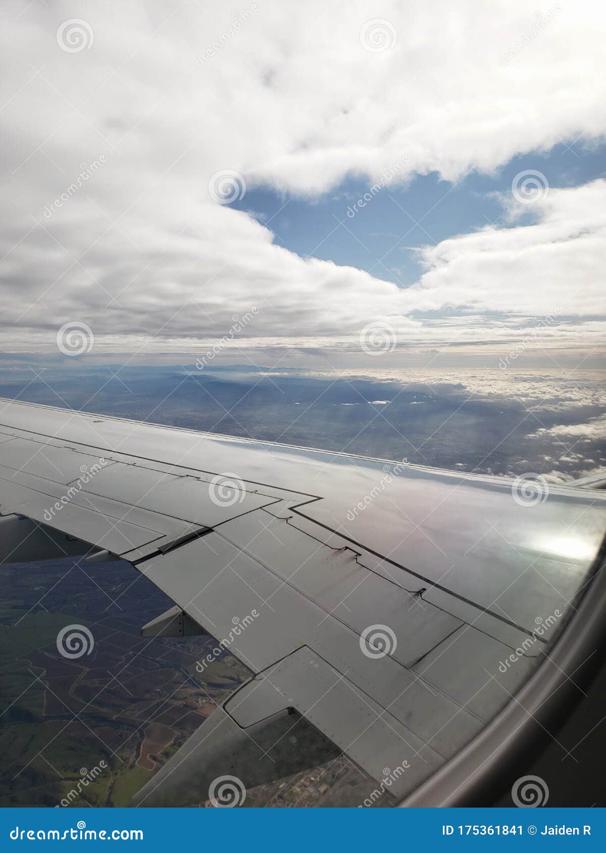 Plane View over Wing stock image. Image of travel, airplane - 175361841