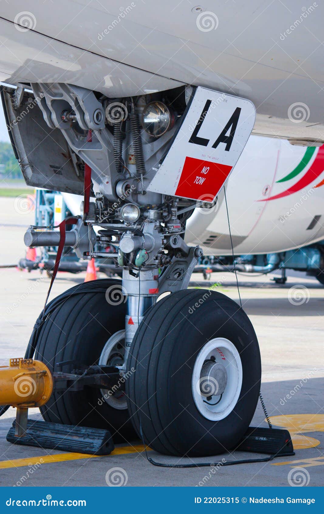 Plane wheel stock image. Image of port, flight, cargo - 22025315