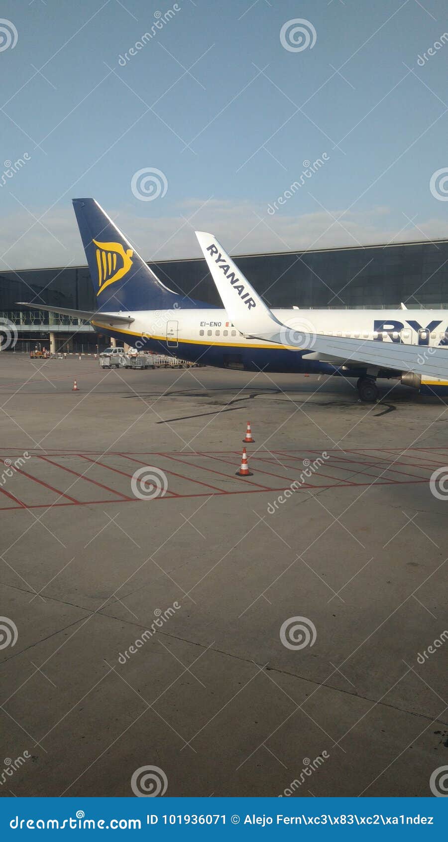Plane Wing in Barcelona, Ryanair Editorial Photo - Image of view ...