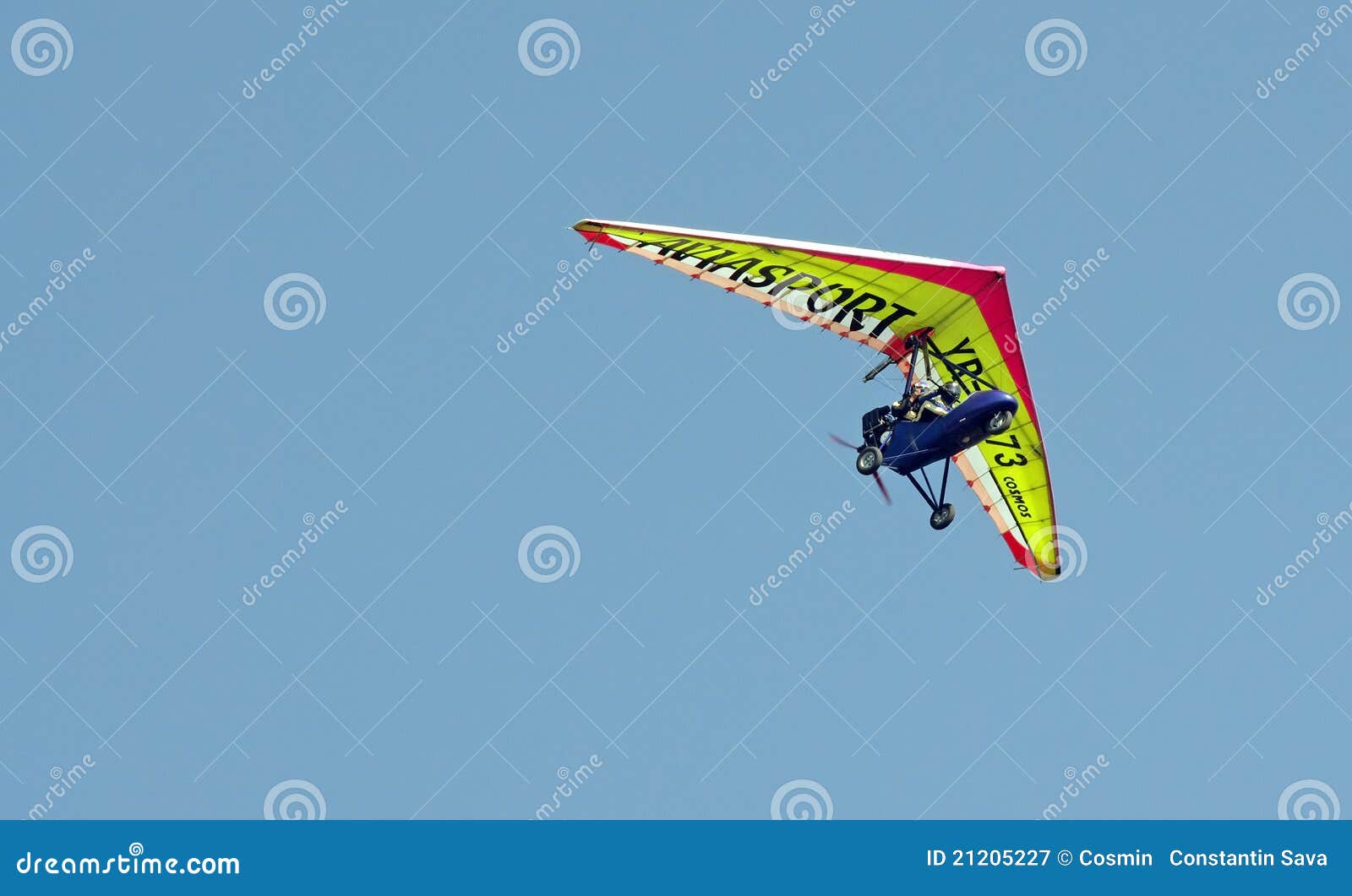 Planeador motorizado fotografía editorial. Imagen de planeador - 21205227