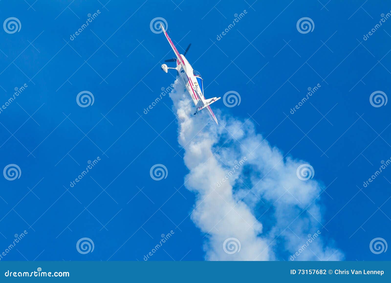 Planes Acrobatics Flying editorial photography. Image of action - 73157682