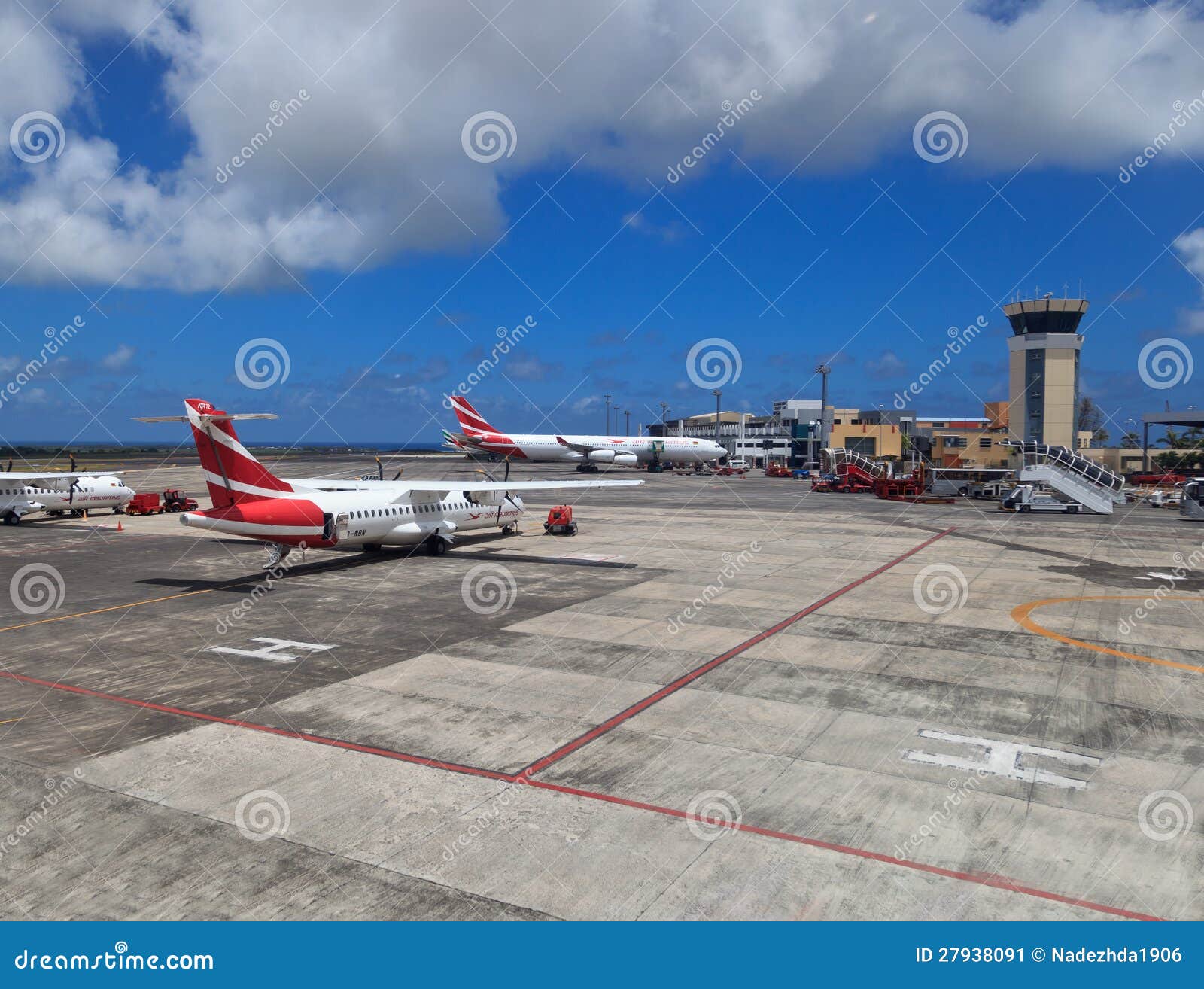 Planes in Mauritius Airport Editorial Photo - Image of commercial ...