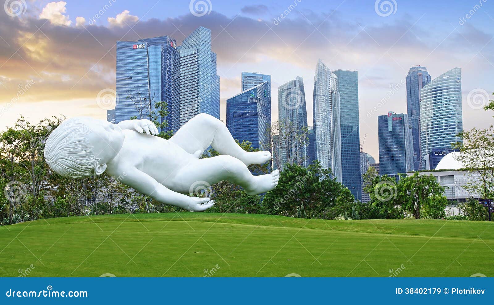 Planet at the Gardens by the Bay Editorial Stock Image - Image of ...