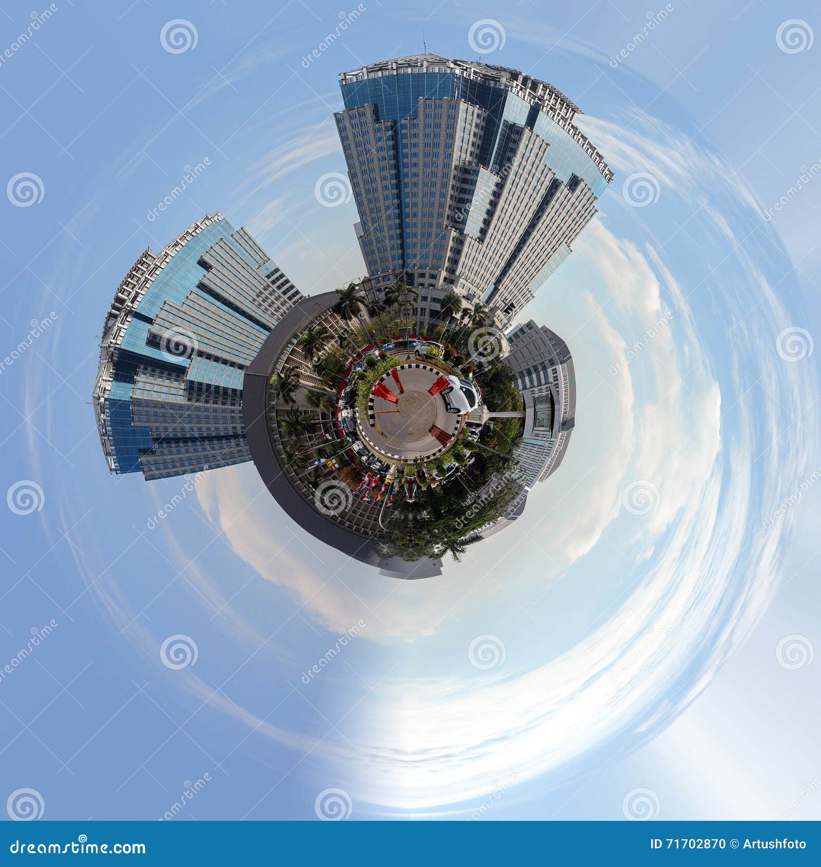 Planeta Del Edificio En La Calle Principal En Jakarta Central Foto de ...