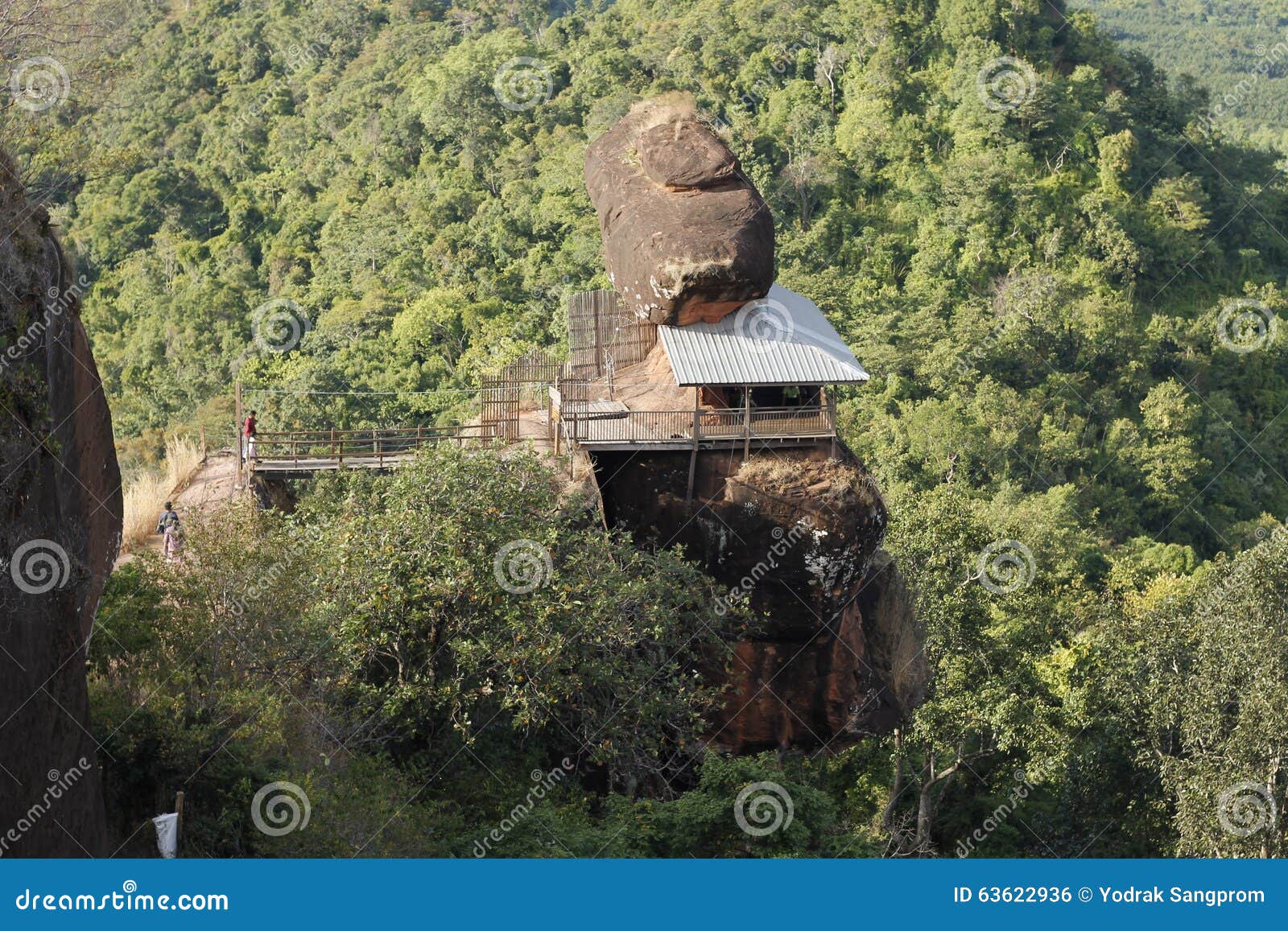 Plank Road Built Along a Cliff Stock Photo - Image of hill, huangshan ...