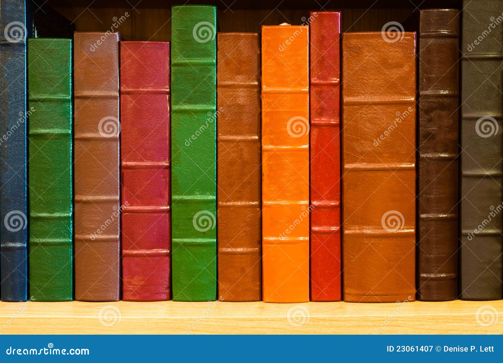 Plank van Boeken stock afbeelding. Image of fictie, geletterdheid ...