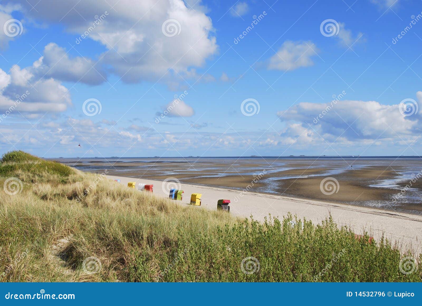Planos y playa de fango foto de archivo. Imagen de agua - 14532796