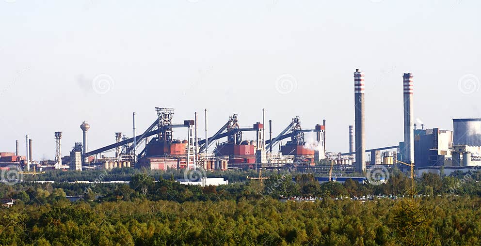 Planta siderúrgica foto de archivo. Imagen de hierba - 16140518